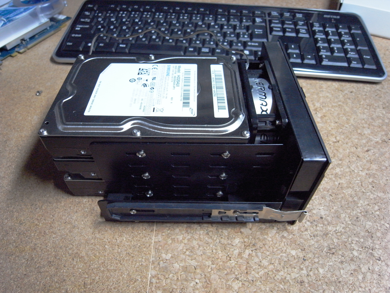 HDC-503BKにHDD三基積みしてみました。その2 HDC-503BKのファン換装です: ピュアは半畳、シアター一畳の続き